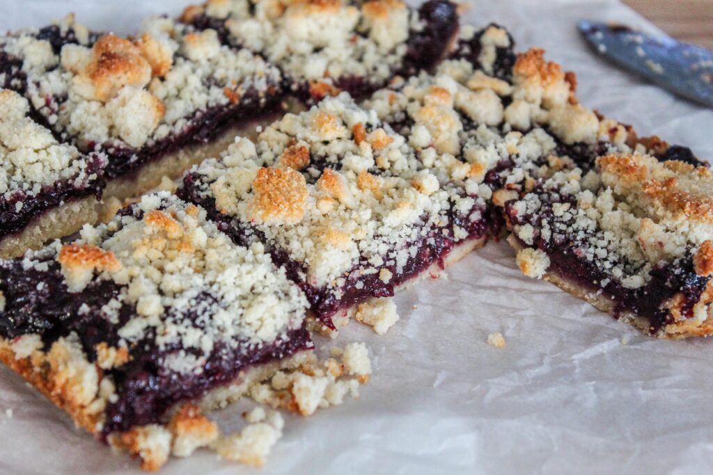 Keto Blackberry Crumble Bars - Fit Mom Journey